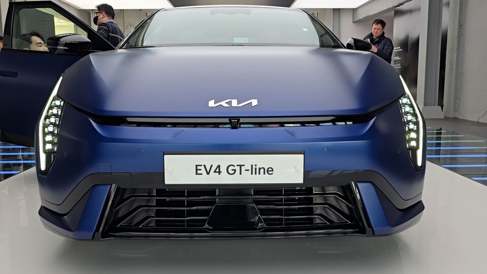 [영상] “500㎞에 3000만원”···칼갈은 기아 ‘EV4’